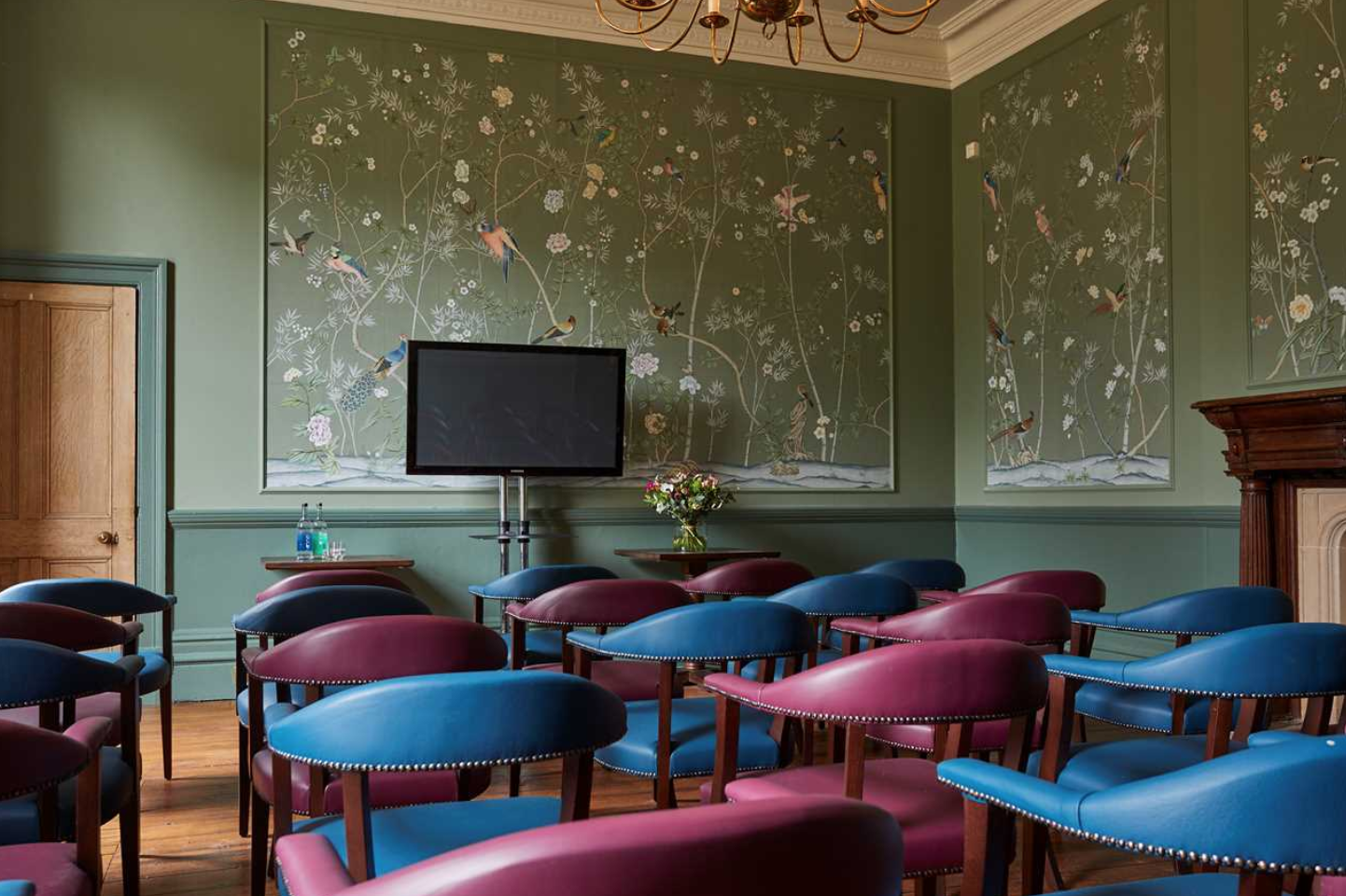 The Retreat Elcot. Amazing, Renovated Hotel and Spa Review