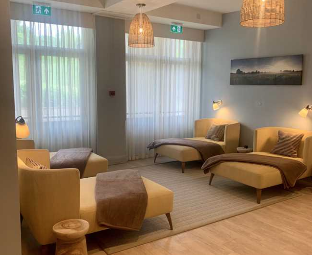 The Retreat Elcot. Amazing, Renovated Hotel and Spa Review